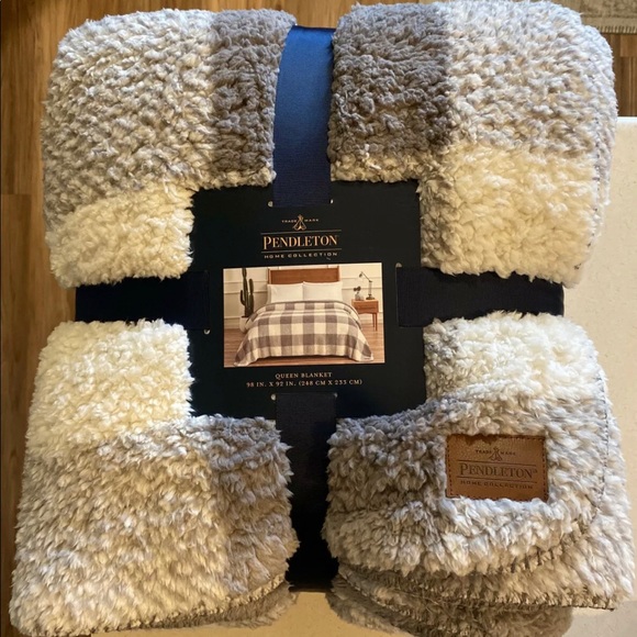 Pendleton | Bedding | Pendleton Sherpa Fleece Blanket King Size | Poshmark
